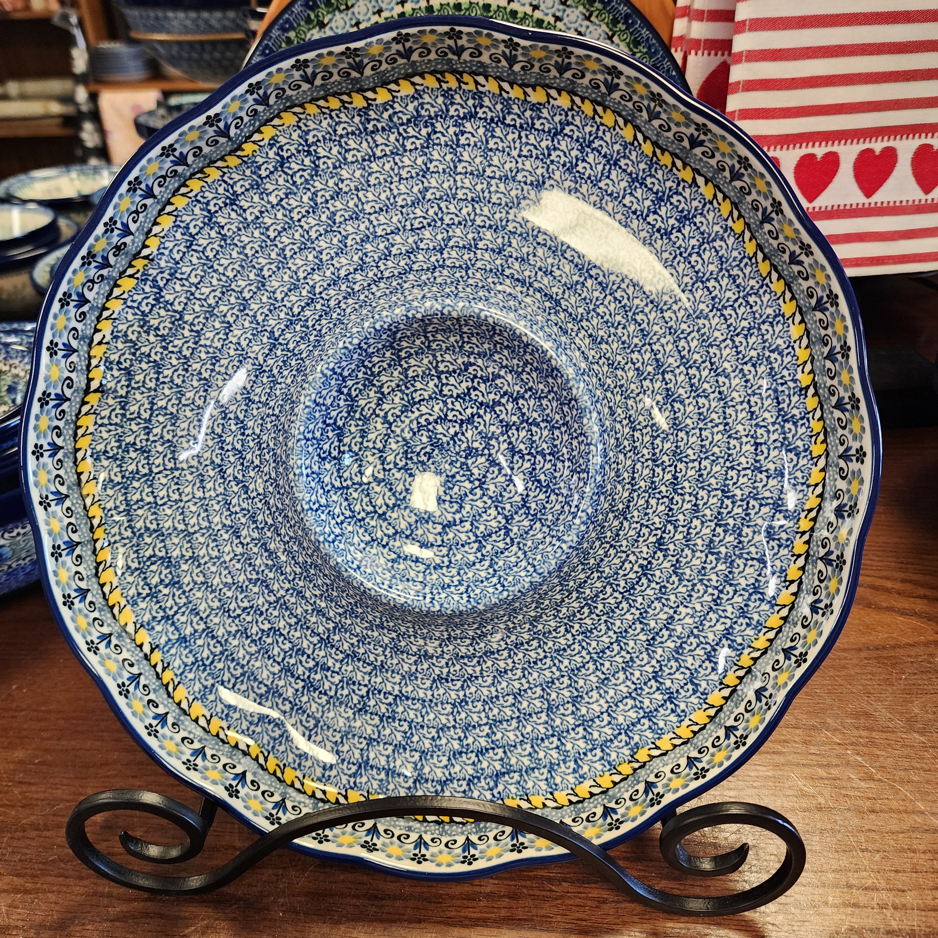 Bowl ~ Fluted Vegetable A23-2178 Daisy Maize Chip & Dip – PolishPottery.com